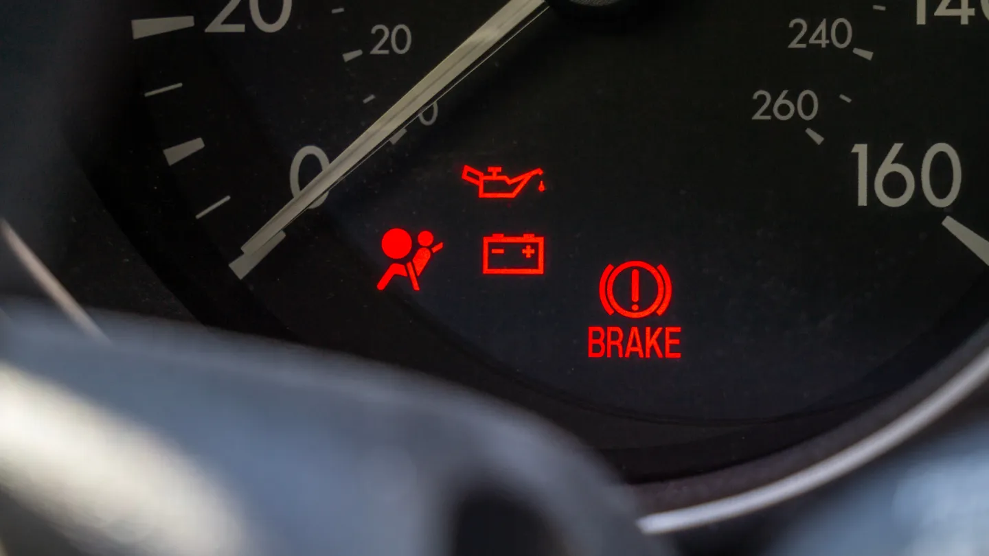 Symbole im Auto-Cockpit: Warn- und Kontrollleuchten