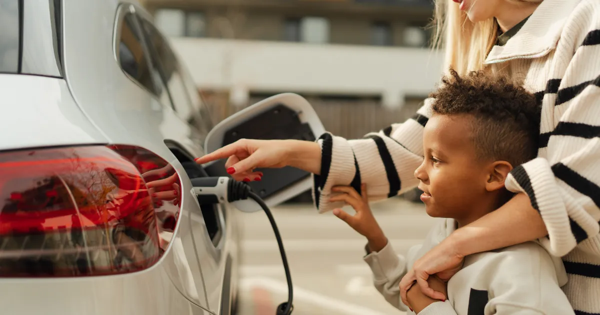 Hybrid-Auto: Bedeutung, Funktionsweise, Pro & Contra